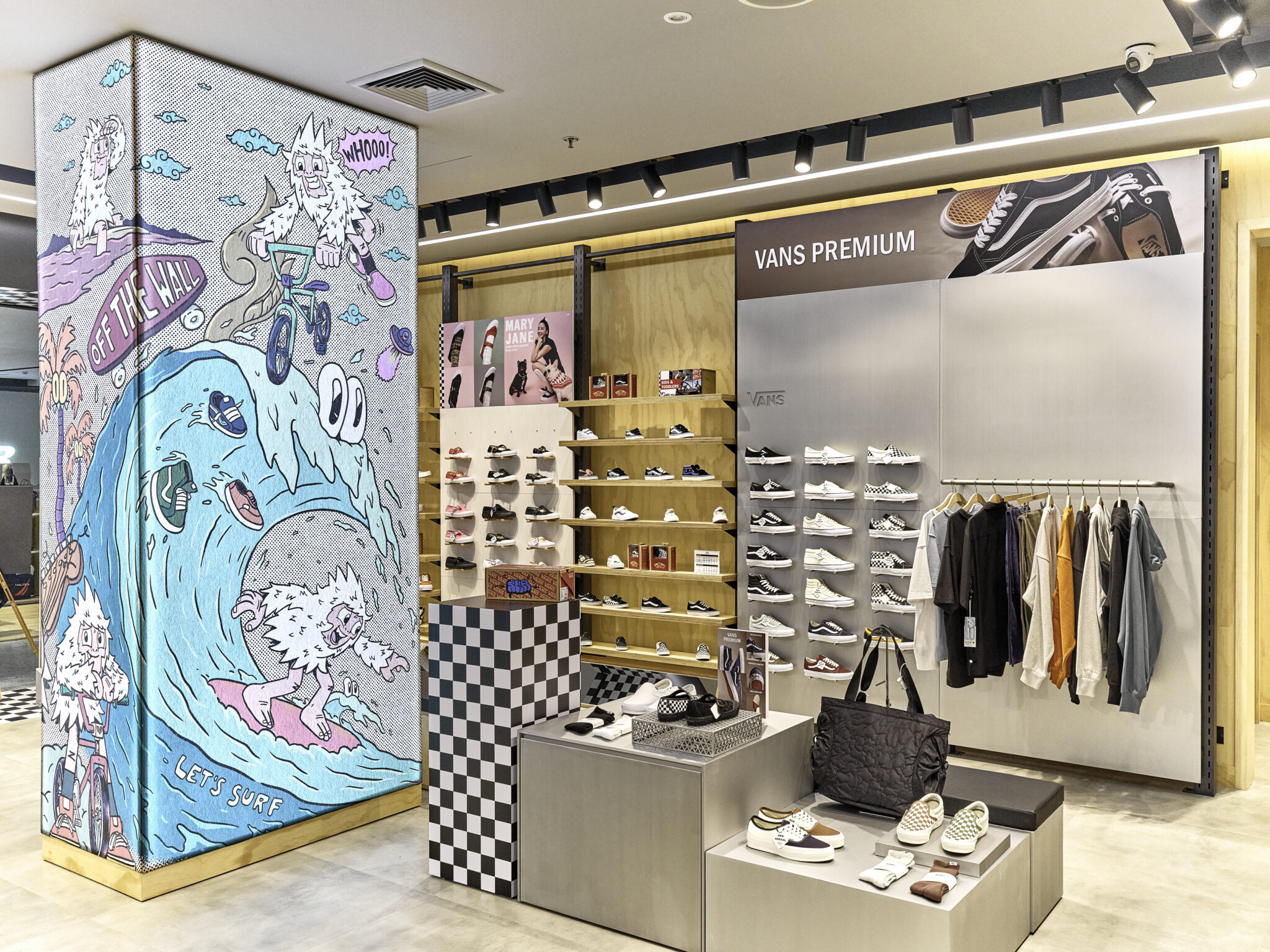 NEW VANS FLAGSHIP STORE @ CENTRALWORLD – ThaiOutdoorGroup
