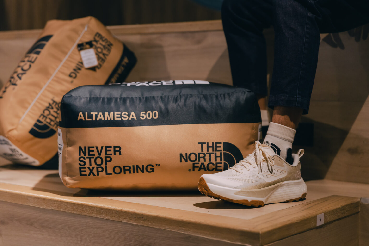 NO HARD FEELINGS: ALTAMESA 500 BY THE NORTH FACE – ThaiOutdoorGroup