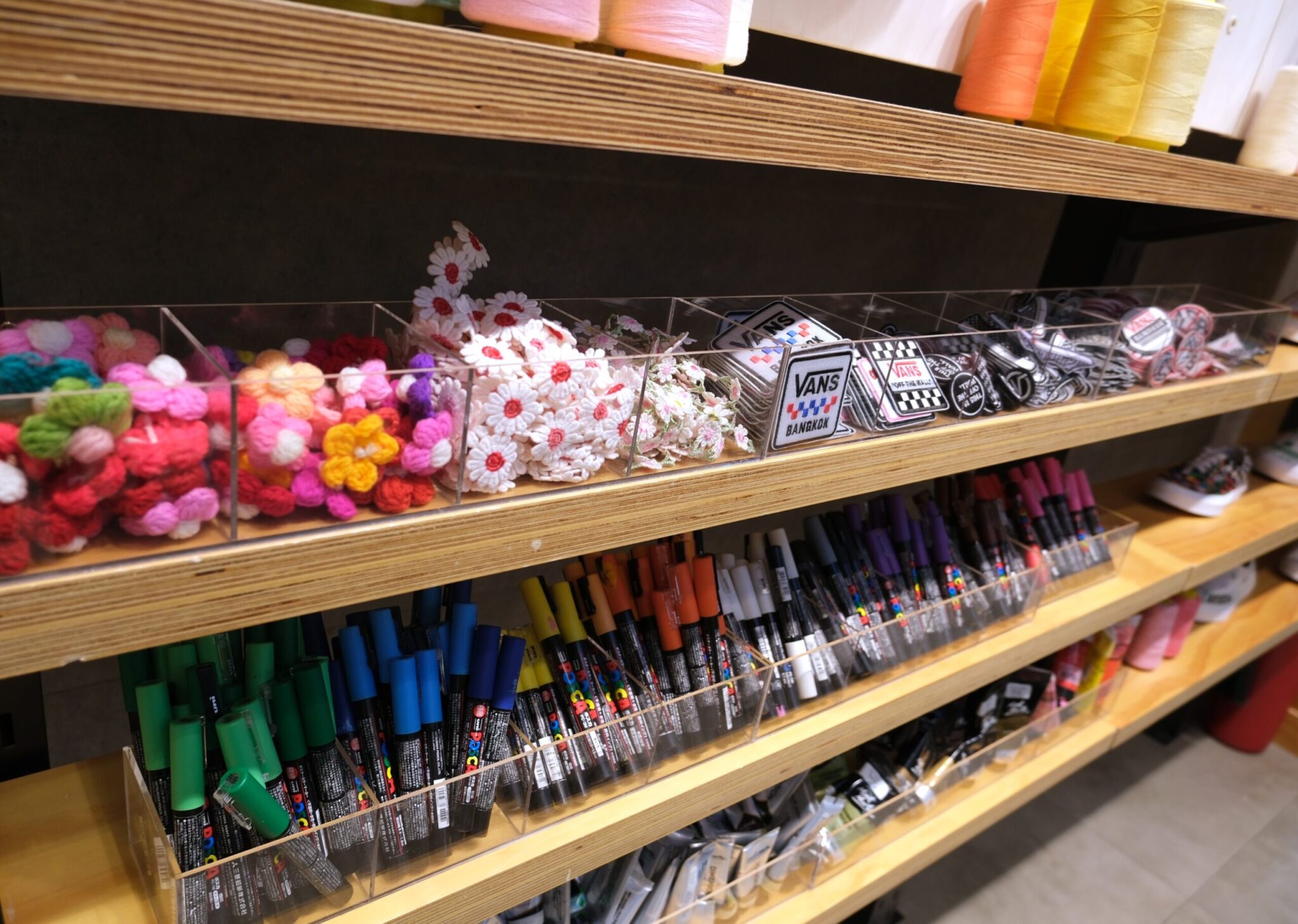 VANS FLAGSHIP STORE @ SIAMCENTER - ThaiOutdoorGroup